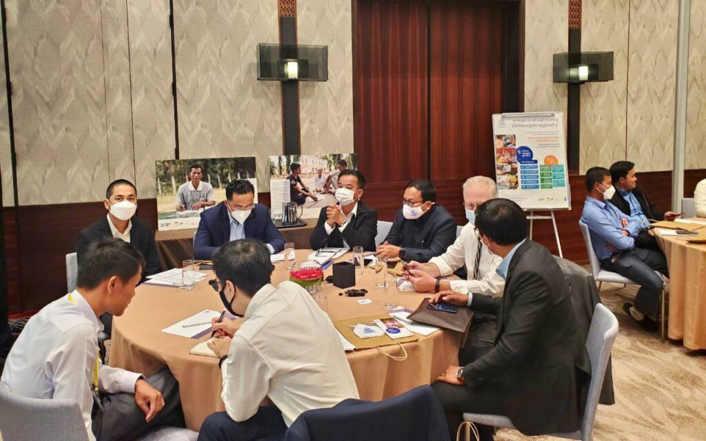 បណ្ឌិត អ៊ុក ភ័ក្ត្រា អភិបាលរង នៃគណៈអភិបាលខេត្តកោះកុង ...