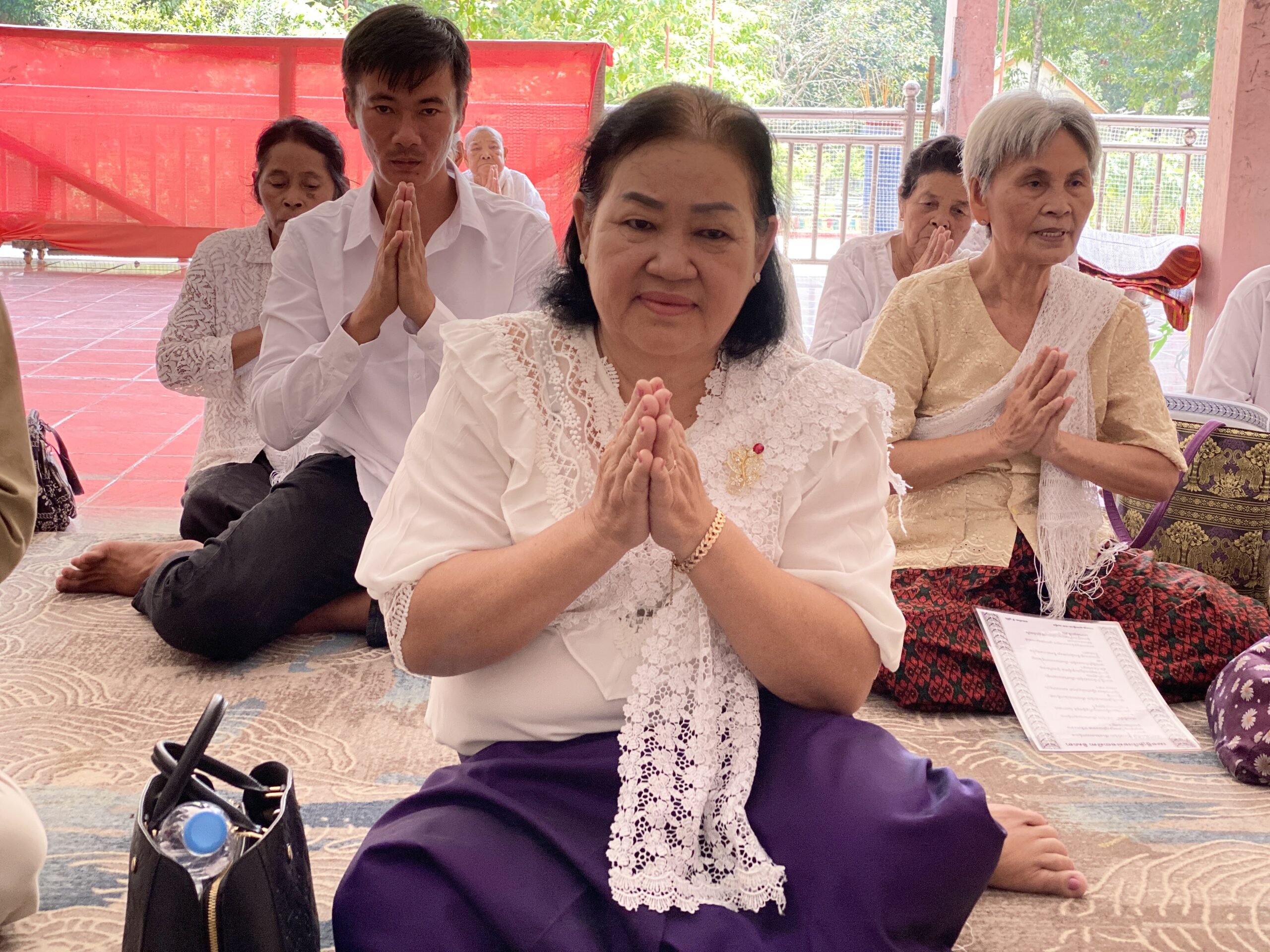 លោកស្រី លិ ឡាំង មេឃុំកោះកាពិ បានចូលរួមអមដំណើរ លោក សេង ដារ៉ា នាយករងសាលាខេត្តកោះកុង ...