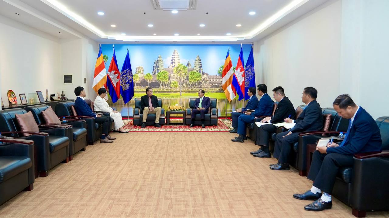 ក្រសួងទេសចរណ៍ និងក្រុមហ៊ុន Cambodian Broadcasting Service Co., Ltd ...