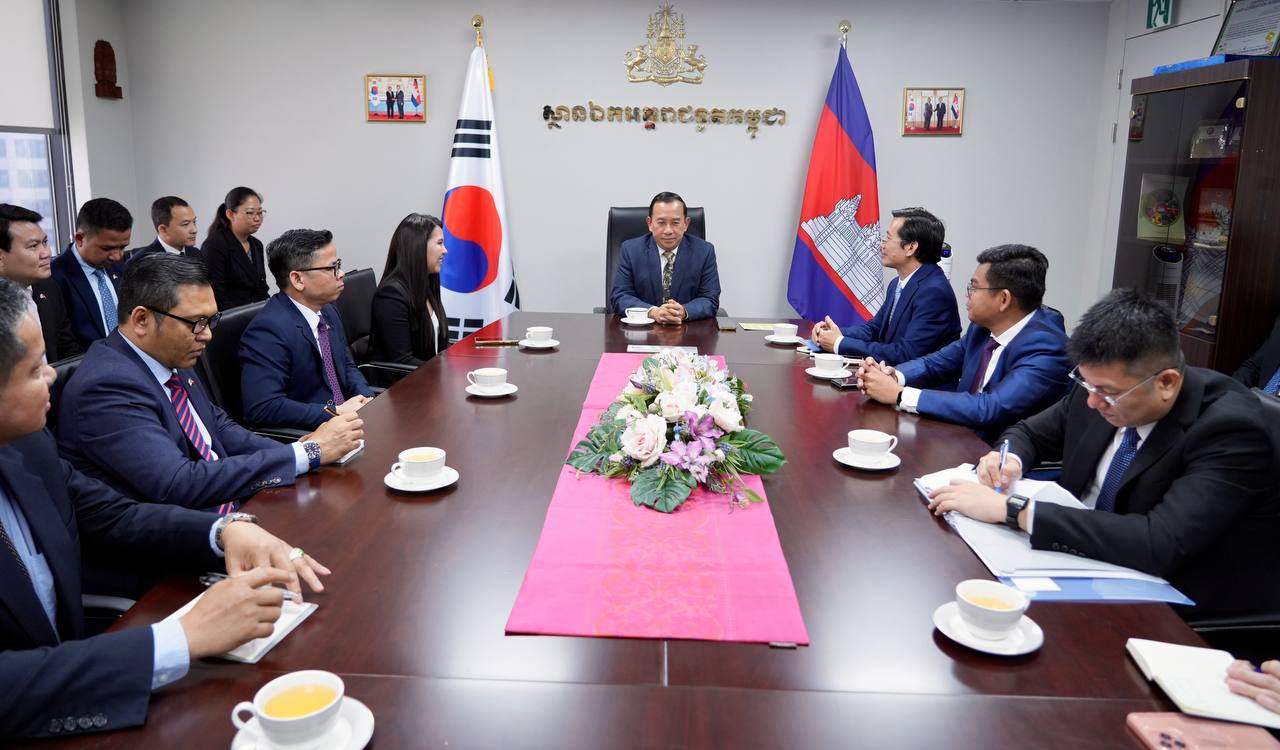 ឯកឧត្តម ហួត ហាក់ រដ្ឋមន្រ្តីក្រសួងទេសចរណ៍ ...