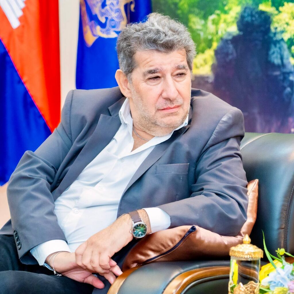 International well-known journalists and producers for many French ...